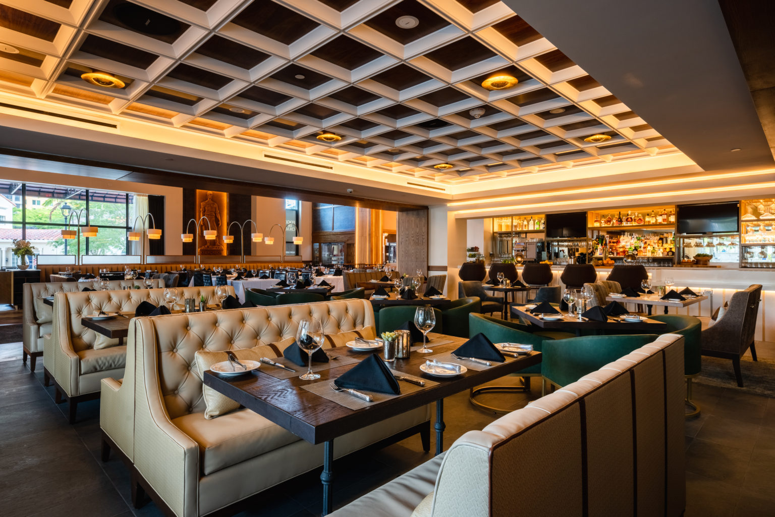 Miami Restaurants with Great Vibes for a Glass of Wine - Wine Guide Miami